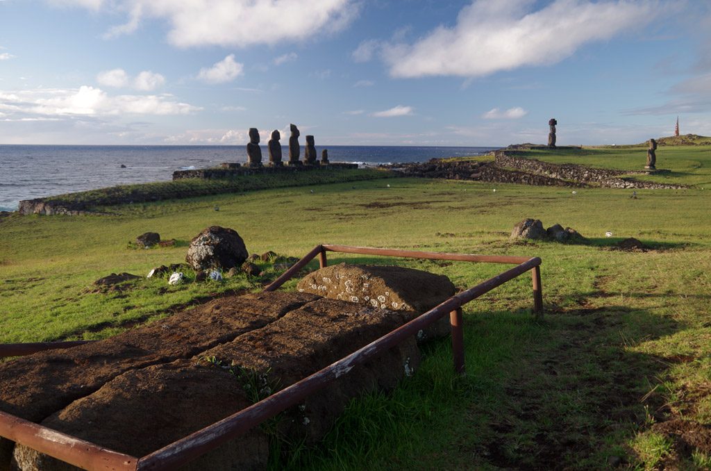 The mysteries of the moai | Lost in the Wanderness